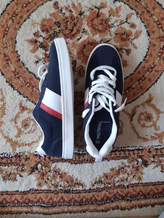 Vând adidasi noi. Craiova • OLX.ro