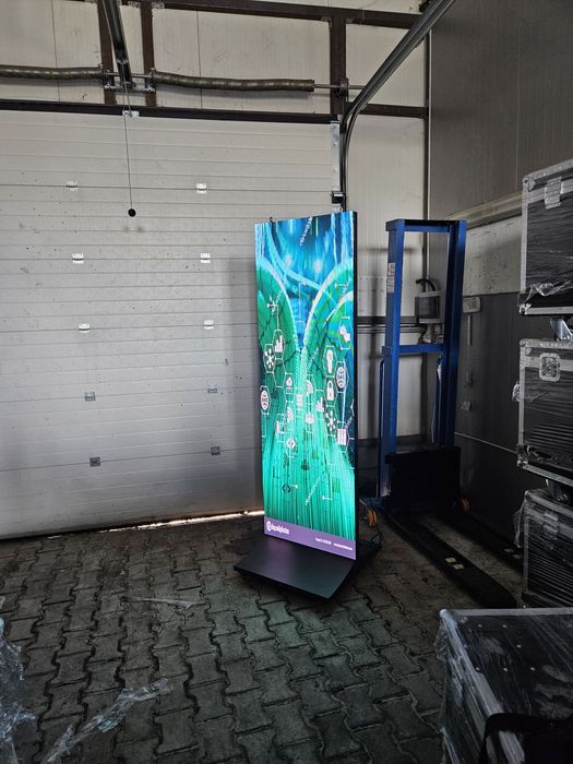 Totem tip poster led p2 cu GOB Brasov • OLX.ro