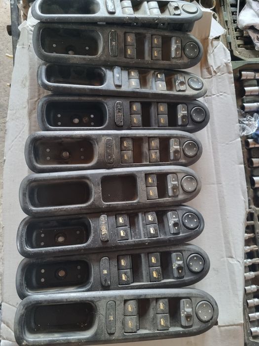 Panou butoane, comandă geamuri electrice Peugeot 407 Craiova • OLX.ro