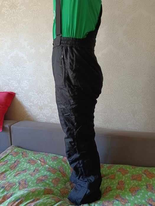 Продам лыжный костюм - Пуховики и зимние куртки Астана на Olx