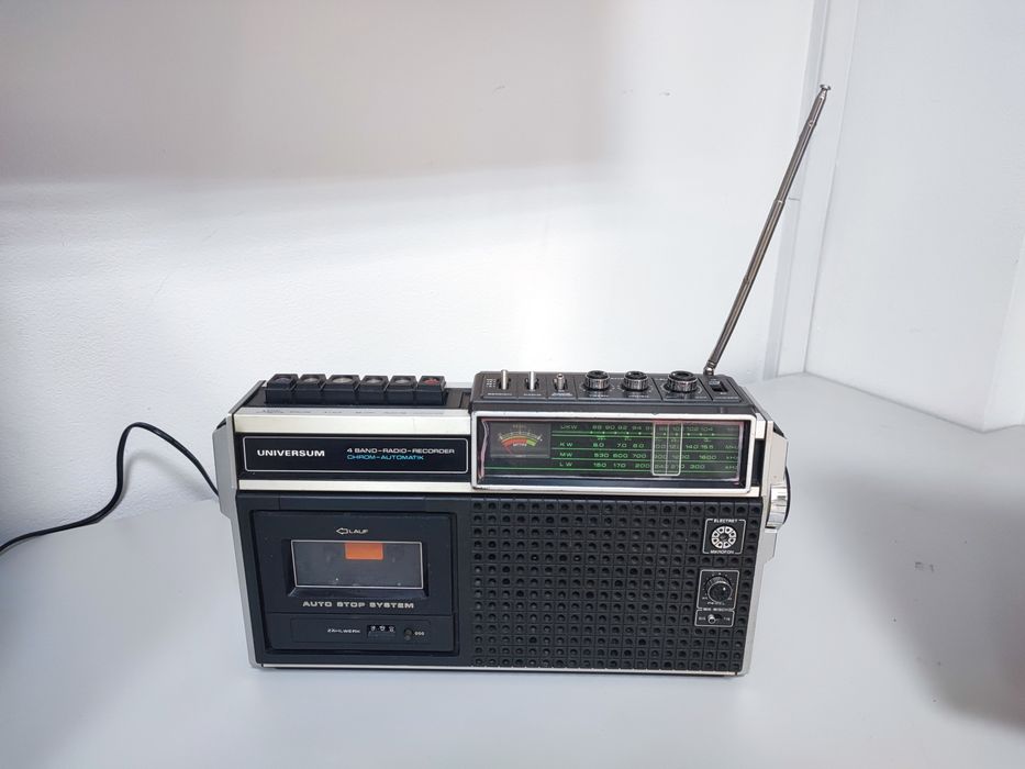 Radio casetofon Universum CTR 2748 Ramnicu Valcea • OLX.ro