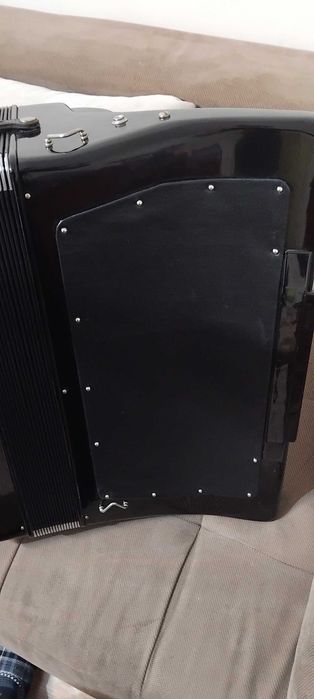 Акордеон 120 баса гр. Габрово Беленци • OLX.bg