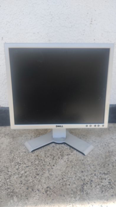 Продавам монитор Dell гр. Плевен Дружба 3 • OLX.bg