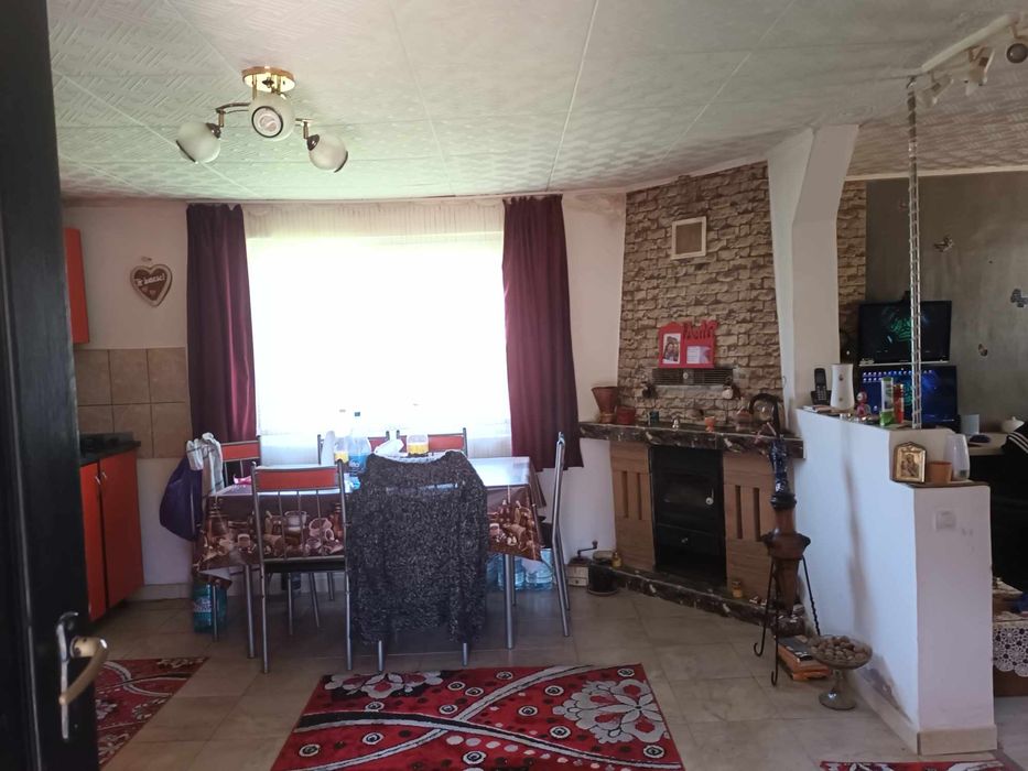 Se vinde urgent casa la sat Zolt • OLX.ro