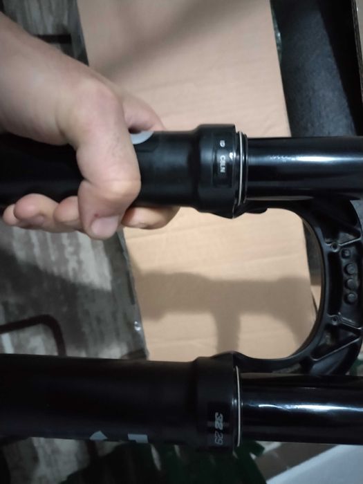 Furca Fox step cast32 boost Bragadiru • OLX.ro