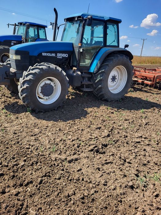 Tractor New Holland Lipovu de Sus • OLX.ro
