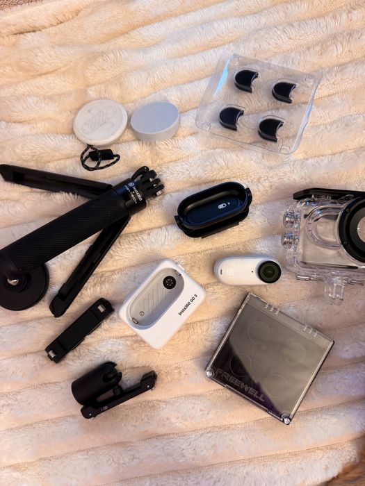 Insta360 GO 3 128GB + всички аксесоари влог и екшън камера гр. София Младост 1 • OLX.bg