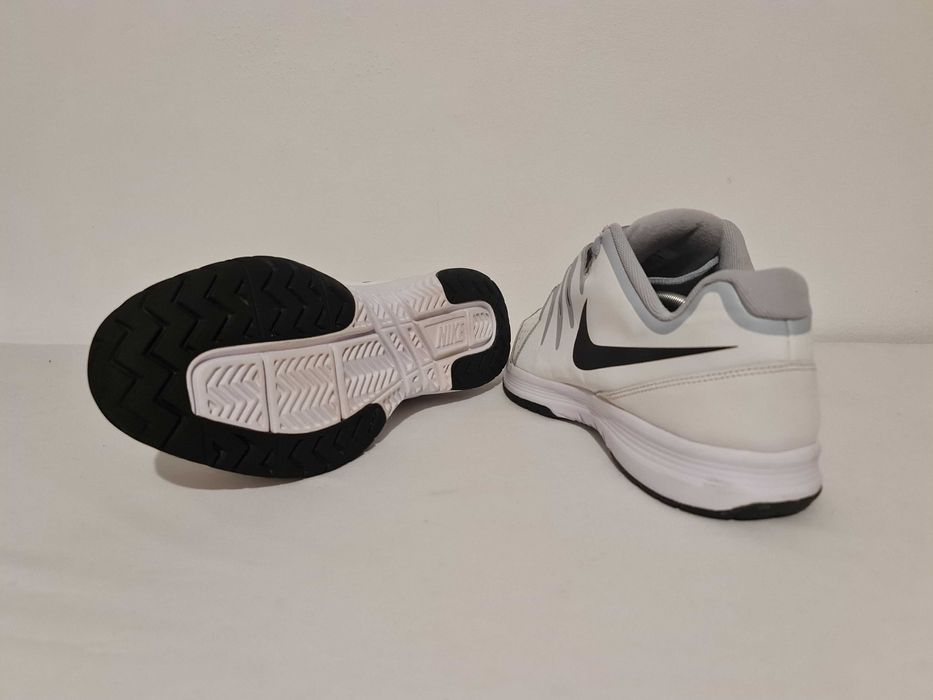 Adidasi Nike Vapor Court marimea 44.5 Craiova • OLX.ro