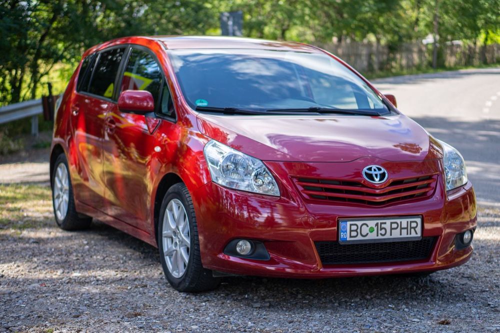 Toyota Verso Automata 7 locuri Comanesti • OLX.ro