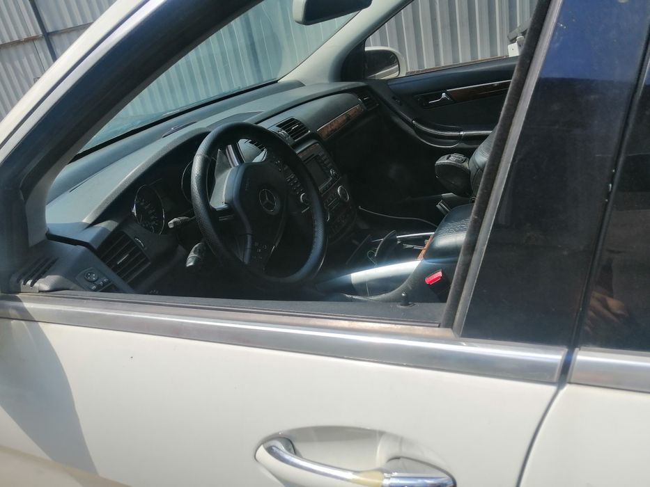 Dezmembrez Mercedes R class 3.0 v6 Iasi • OLX.ro