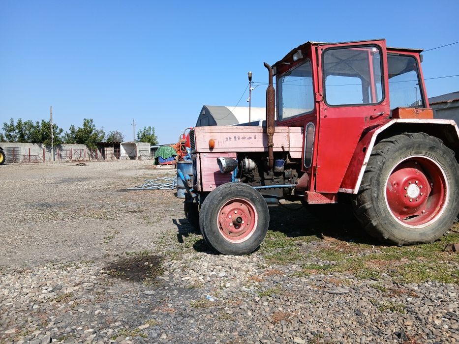 Tractor Universal 445 Adjudeni • OLX.ro