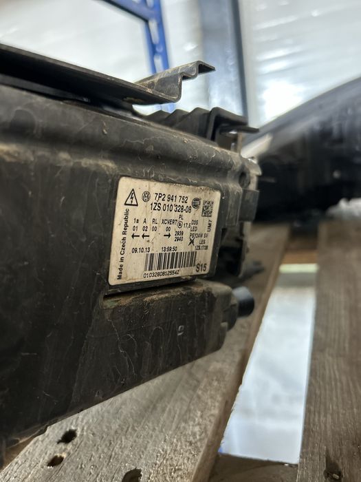 Set faruri/ Far stanga/ Far dreapta LED Bi-Xenon Volkswagen Touareg 7P ...