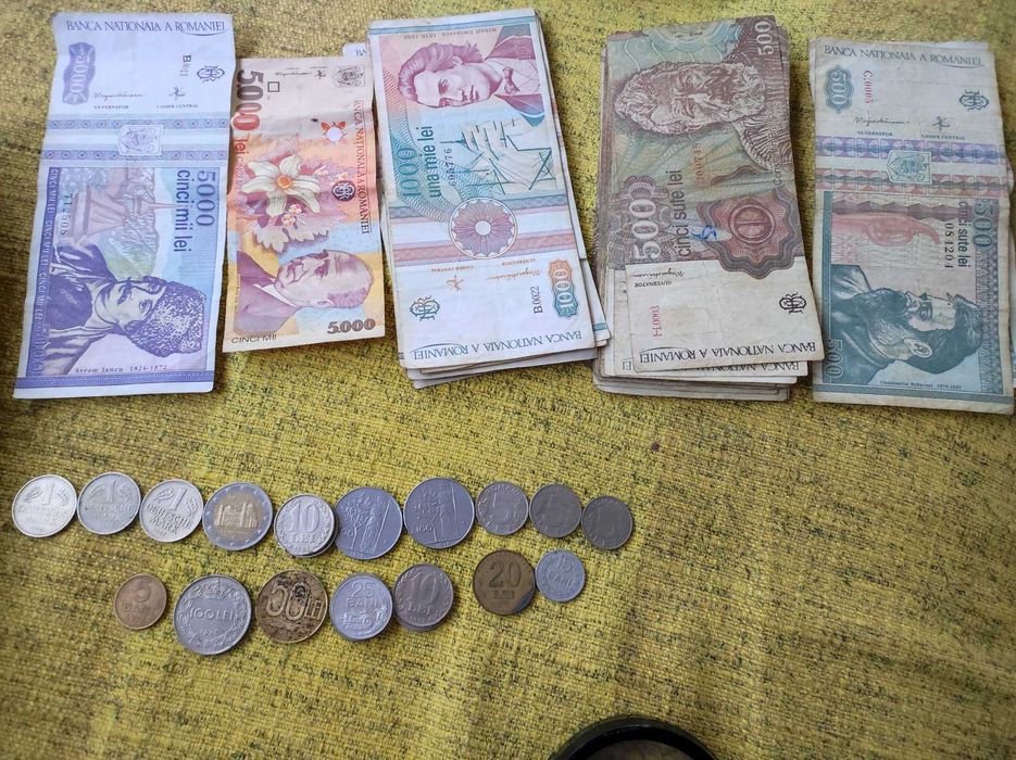 Cărți bisericești și bani vechi pentru colectionari Targu Neamt • OLX.ro