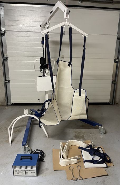 Dispozitiv macara lift Meyra ridicare persoane dizabilitati pacienti ...