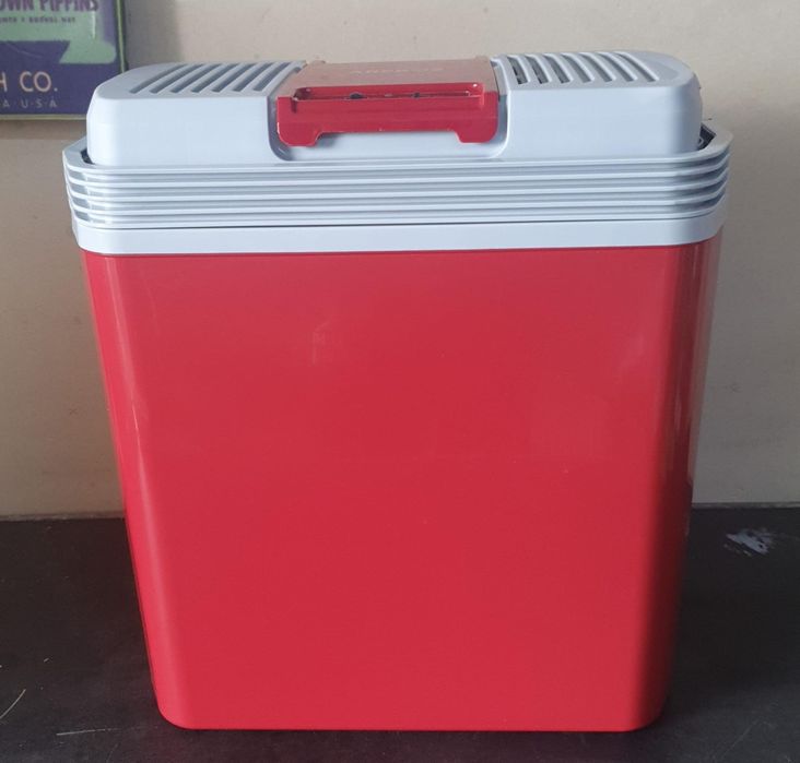 Lada frigorifica electrica Satu Mare • OLX.ro