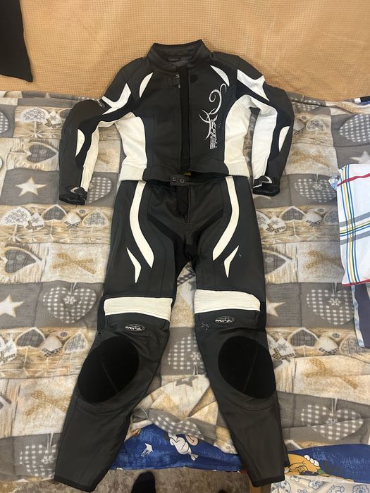 Combinezon moto piele Arad • OLX.ro