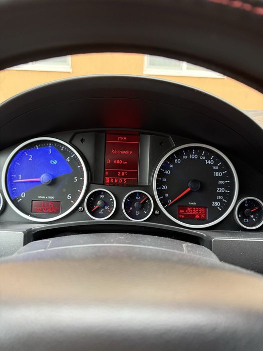 Touareg 2.5 Diesel Cutie automata Facelift Mamaia-Sat • OLX.ro