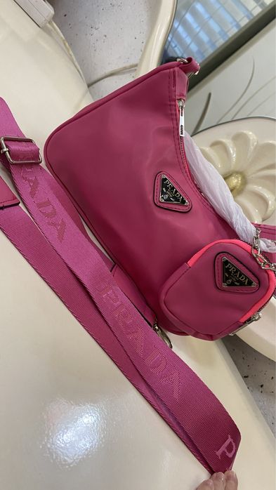 PRADA розова чанта с мини чанта аксесоар гр. Кърджали Прилепци • OLX.bg