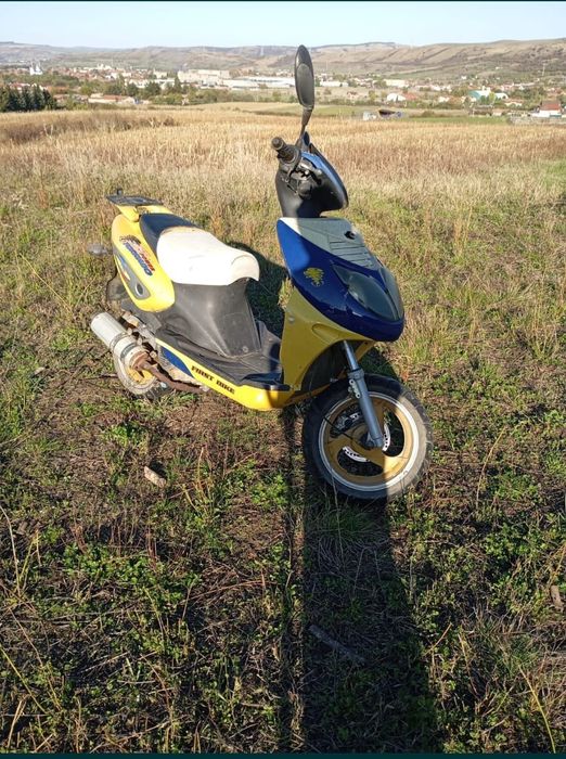 Vând scuter de 80 cc Sebes • OLX.ro