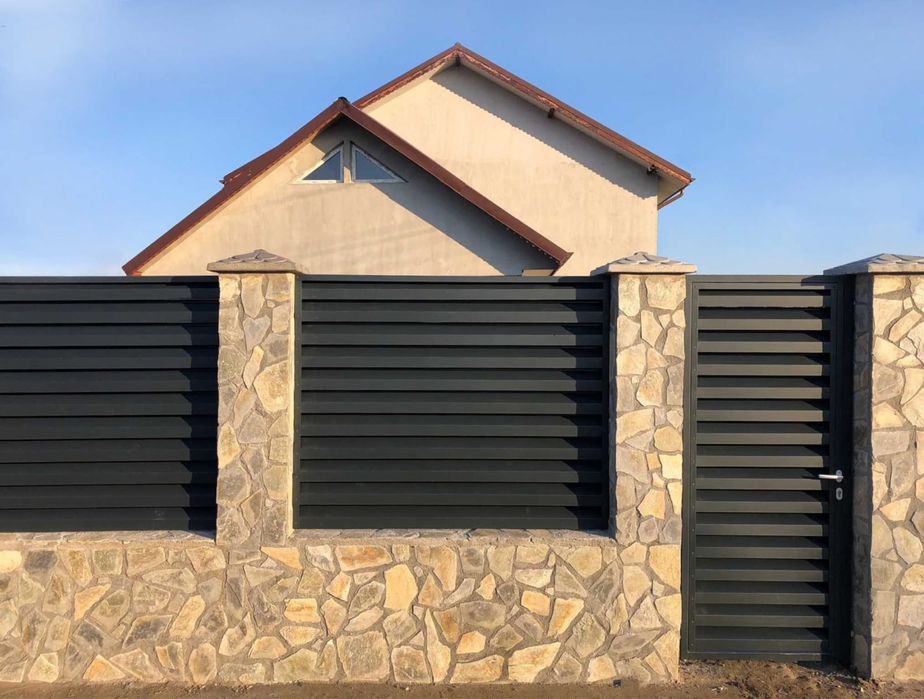 Construim garduri din șipcă metalică porți și alte modele de gard Buzau ...