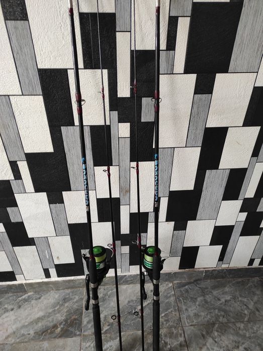 Se vinde doua lansete Baracuda echipate + lansete spining Lipau • OLX.ro