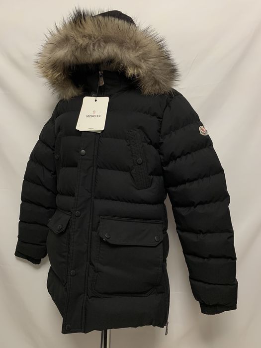Geaca Moncler original model lucios Bucuresti Sectorul 5 • OLX.ro