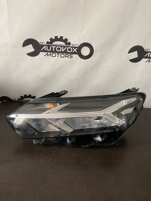 Far stanga Dacia Logan Sandero 3 an pana la 2023 Bucuresti Sectorul 6 • OLX.ro