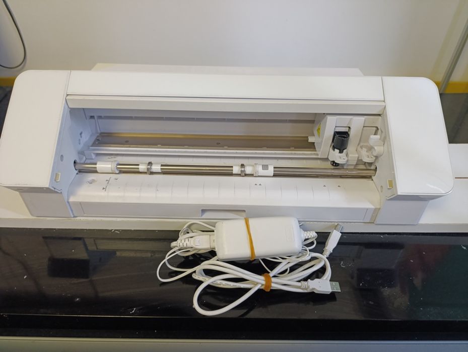 Silhouette Cameo 4 - cutter Plotter Bucuresti Sectorul 2 • OLX.ro