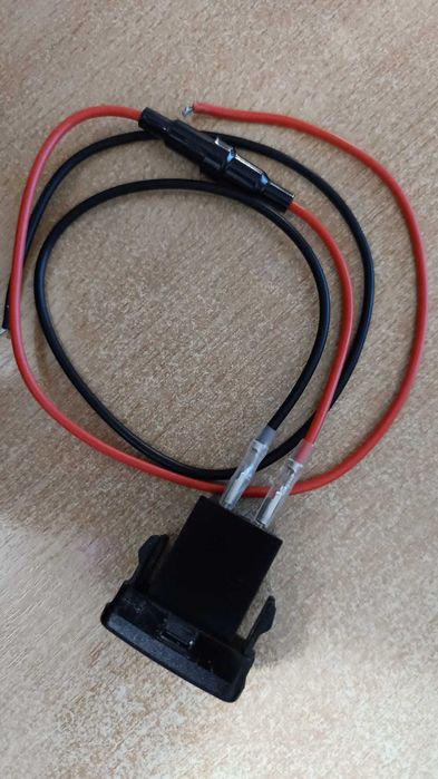 Adaptor Mufa Conector Port USB Auto 12/24v Valea Lupului • OLX.ro