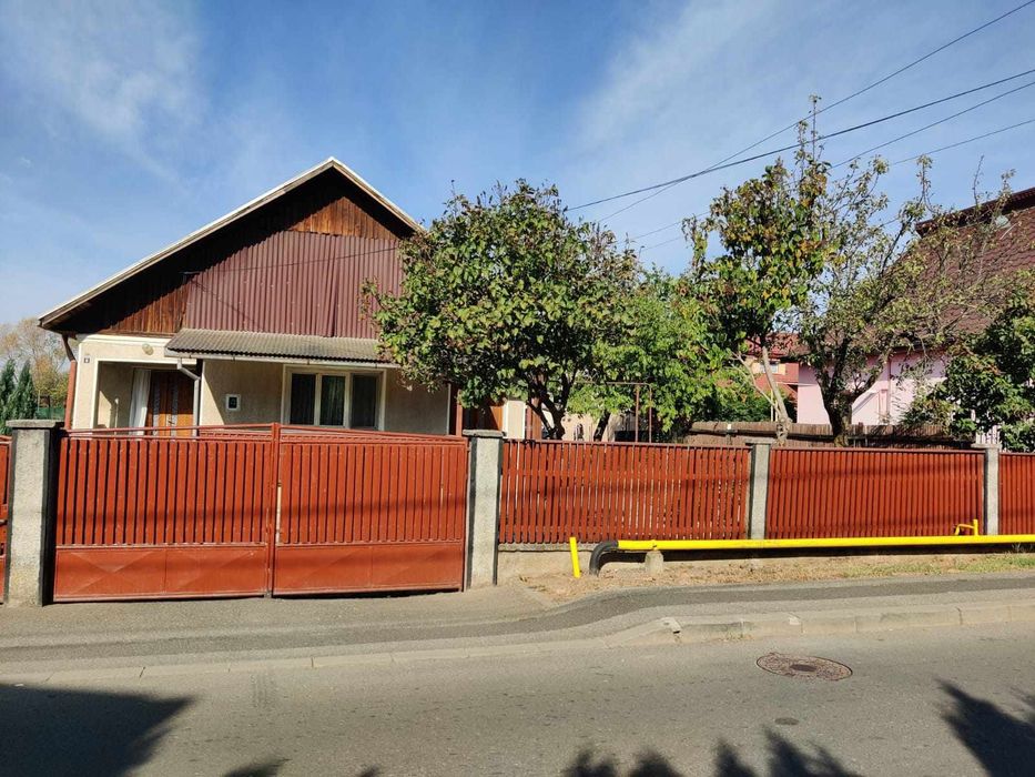 Casa cu garaj si teren Baia Mare • OLX.ro