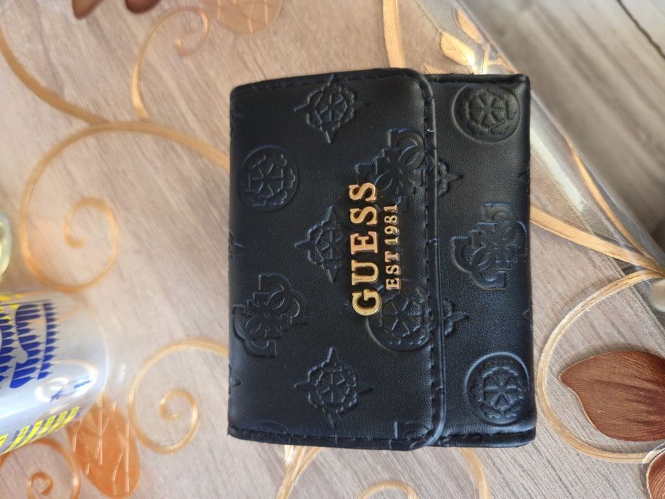 Оригинално портомоне на Guess гр. Габрово Център • OLX.bg