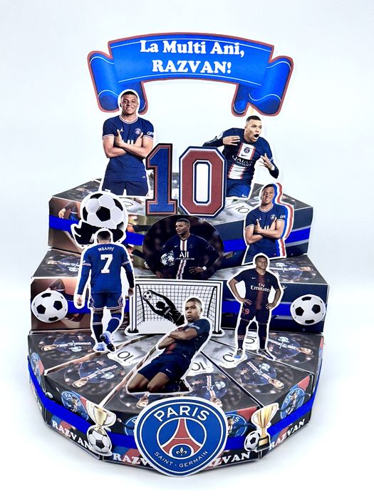 Tort din cutii carton, cu dulciuri ambalate pentru gradinita, scoala ...