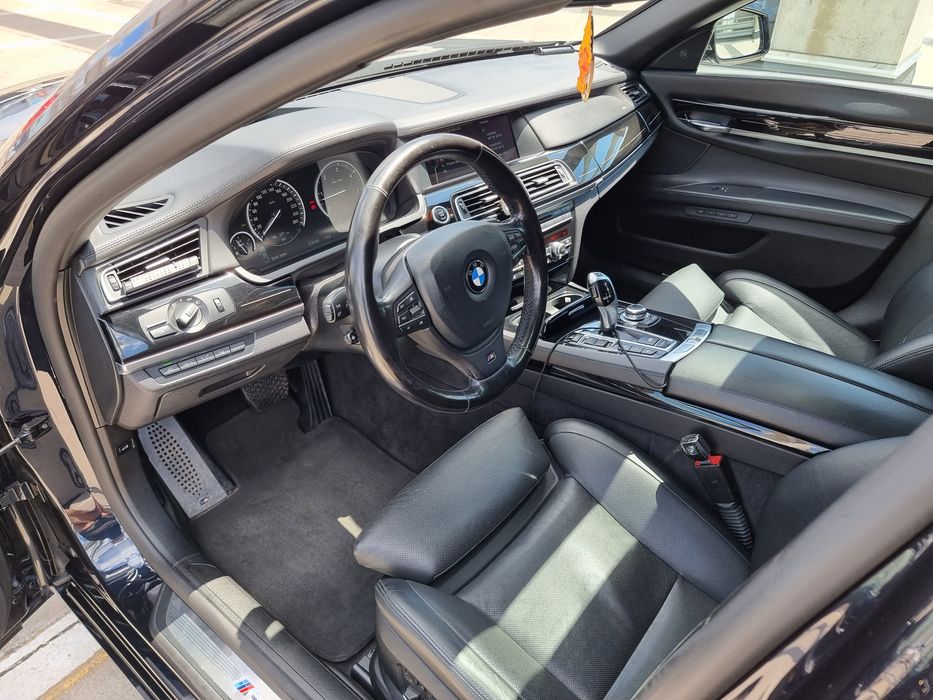 BMW Seria 7 740D XDrive M Pachet 4 butoane Craiova • OLX.ro