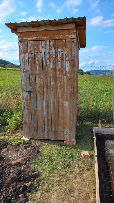 Wc Lemn Gradina - Gradina - OLX.ro