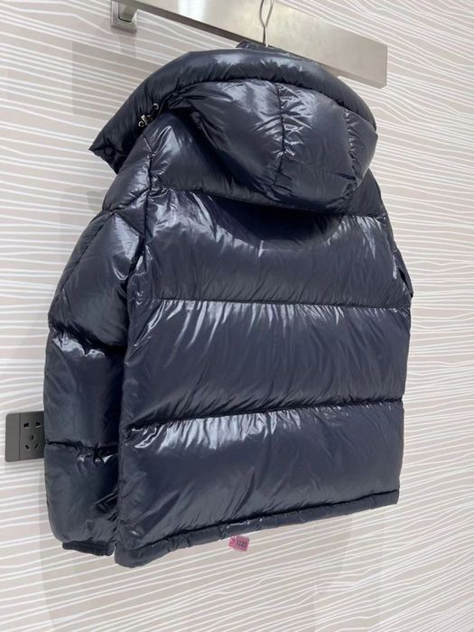 Geaca Moncler puf! Bucuresti Sectorul 2 • OLX.ro
