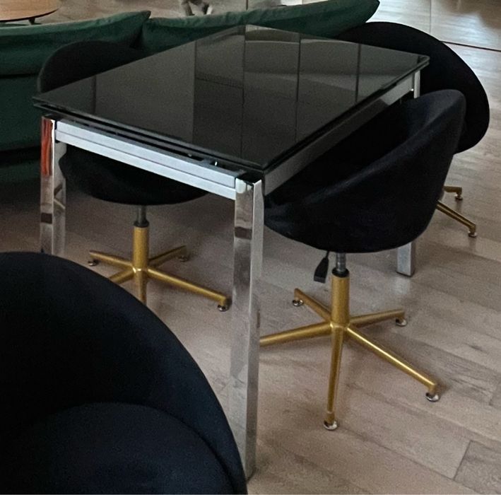 Masa extensibila din sticla (fara scaune) Ilfov Baneasa • OLX.ro