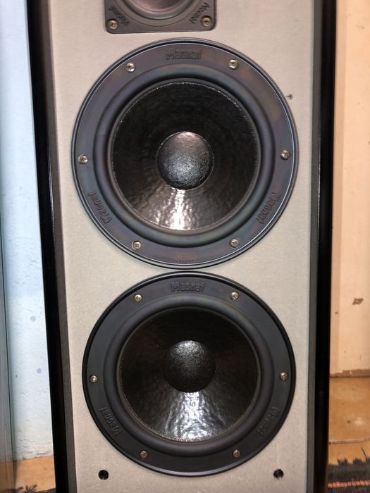 Magnat Zero 7 масивни колони гр. Шумен м-т Сакарка • OLX.bg