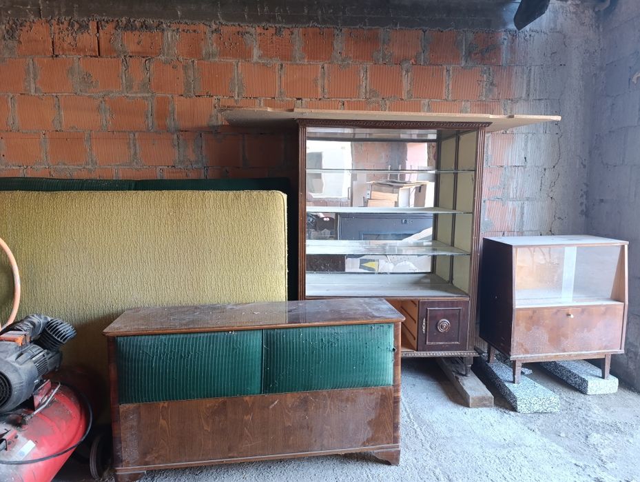 Donez mobila veche, stare buna Petresti • OLX.ro