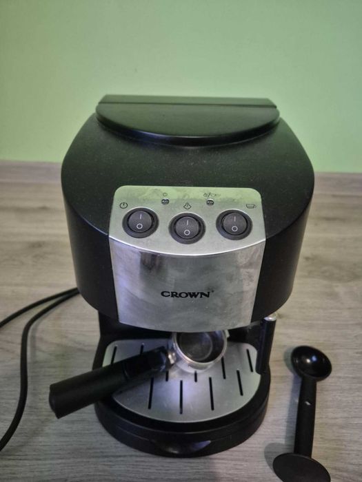 Кафемашина Crown CEM-1510, 15 Бара налягане, 1.8л подвижен резервоар гр. София Бояна • OLX.bg