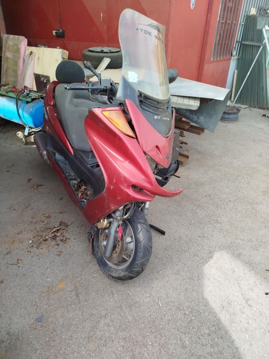 Yamaha majesty 250cc с регистрация палеща с удар от пред с. Горна Малина • OLX.bg