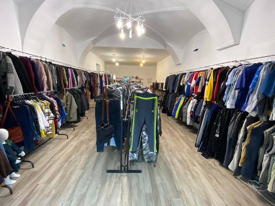 Vând afacere la cheie(magazin haine SH)functional Cluj-Napoca • OLX.ro