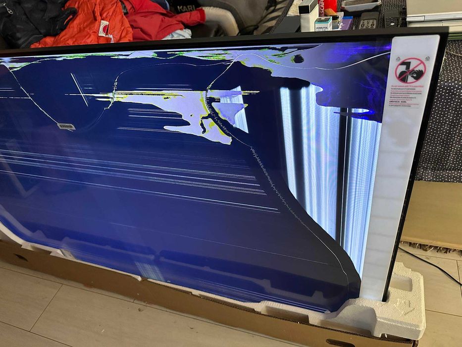 Samsung 65Q70T, 65" (163 см), Smart, 4K Ultra HD, QLED-за части гр ...