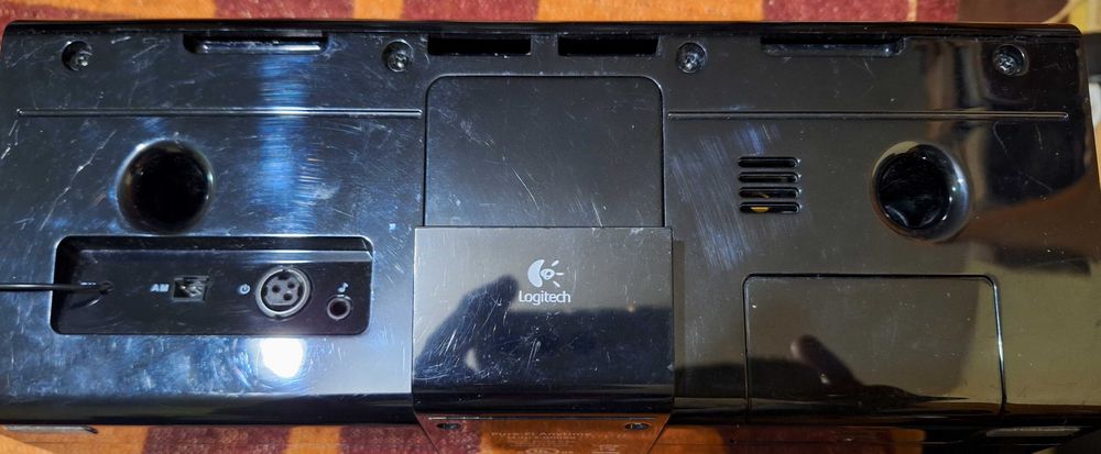 Logitech Pure-Fi Anytime radio-clock-iPhone dock Iasi • OLX.ro