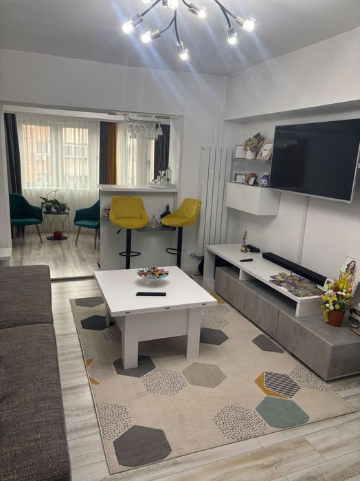 Apartament 3 camere zona centrala decomandat Targu Jiu • OLX.ro