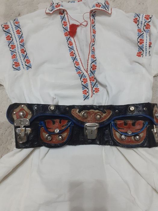 Chimir ,Șerpar ,Brău vechi,costum popular,bărbați. Horezu • OLX.ro