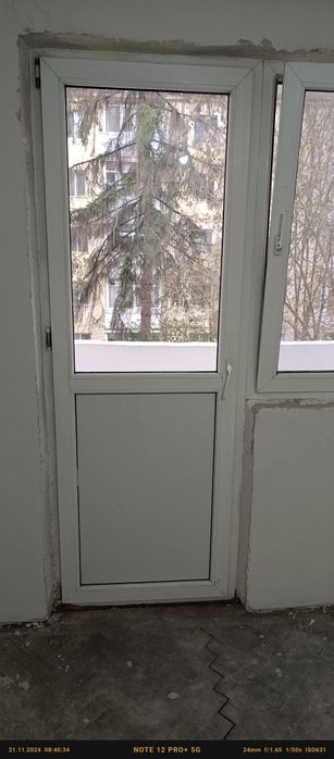 Ușa și geam balcon, tamplarie PVC Ramplast, , plus plasă Ramnicu Valcea • OLX.ro