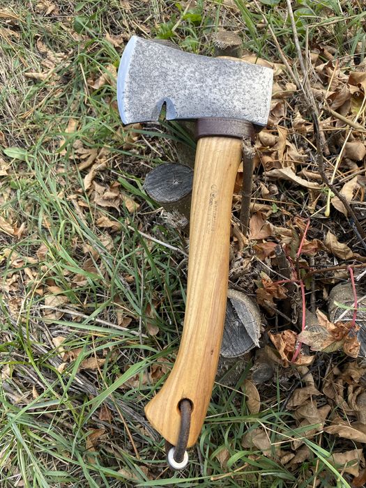 Vând un toporaș vechi suedez Bucuresti Sectorul 6 • OLX.ro