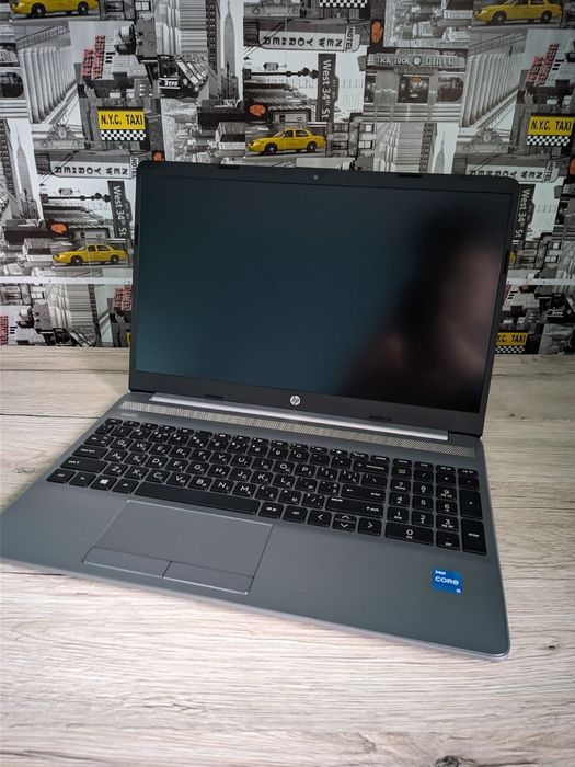 Продавам лаптоп HP 250 G8 гр. Поморие • OLX.bg