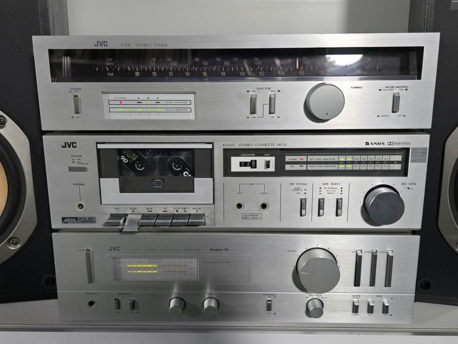 Linie audio JVC, amplificator a-x1, tuner tx-1L,deck KD-D2, boxe S-P33 ...