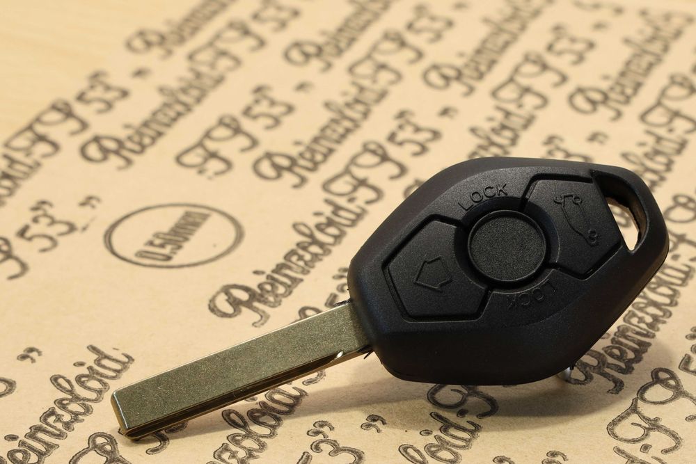 Ключ за БМВ Е60/90 с стандартен патрон гр. София Дружба 1 • OLX.bg